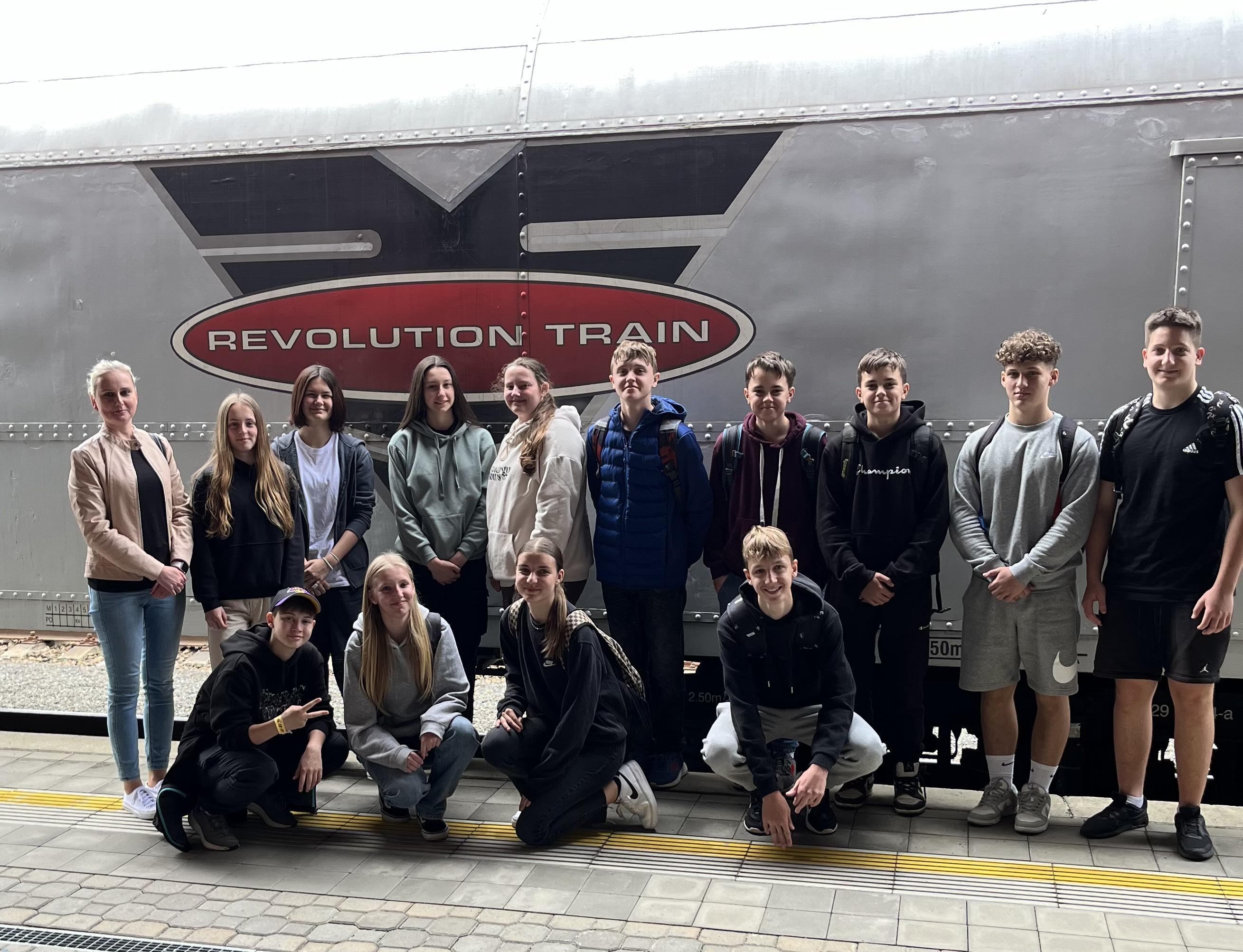 Revolution Train | Základní škola a mateřská škola U Studny Karviná
